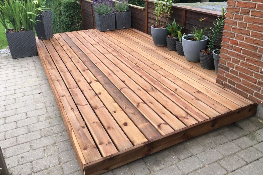 How To Build A Raised Deck: Foolproof Method For Beginners - Glamorous ...