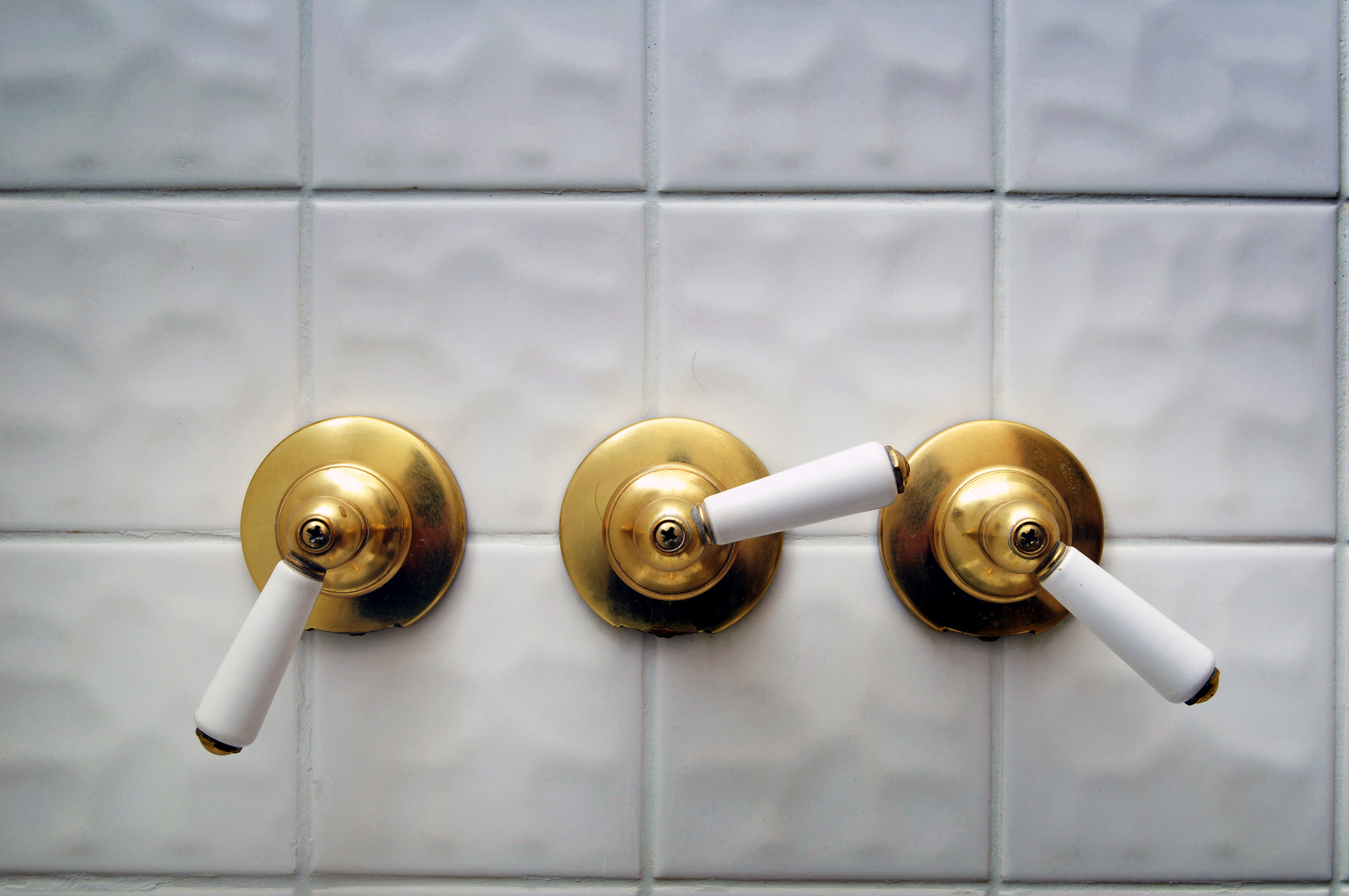 Delta Shower Valve Hole Size: How To Cut the Right Size - Glamorous Place
